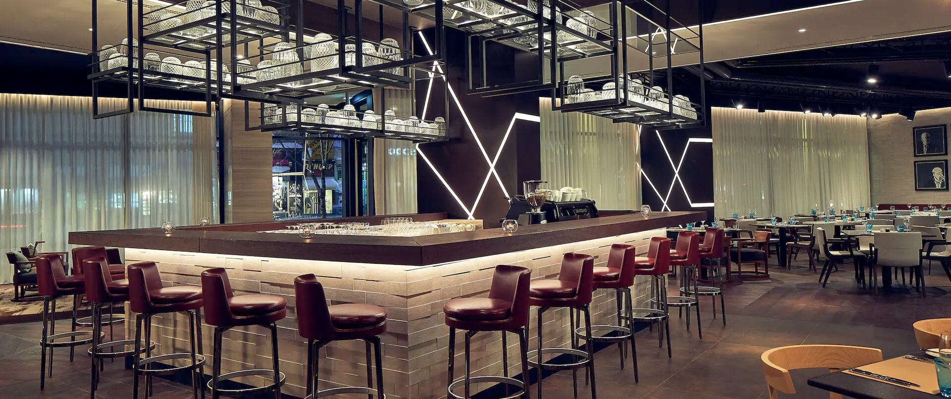 Hotel Hilton Beograd • 062/780-100 Info i Rezervacije